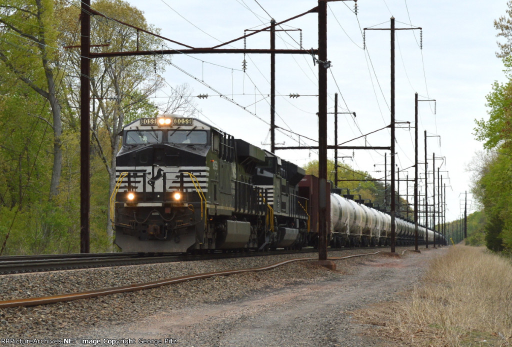 NS 8059 and train 65R